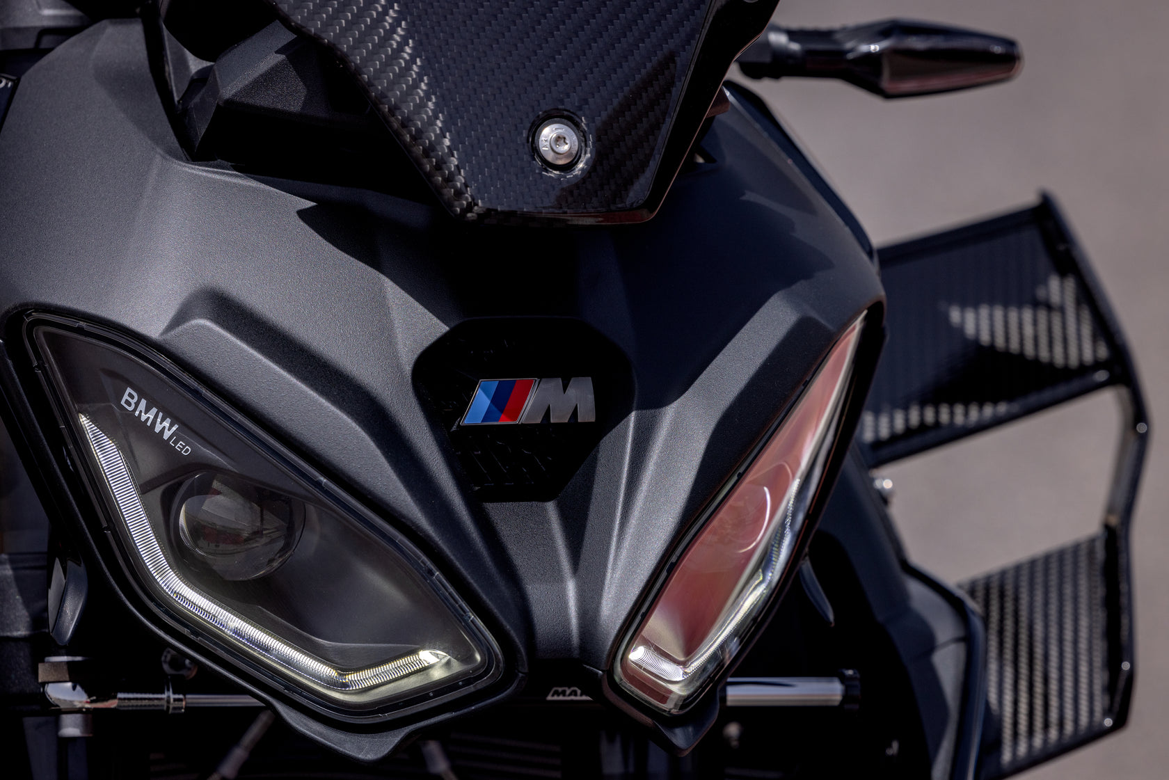 BMW M 1000 R 2025 M | Procycles Motorbike Shop